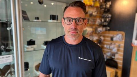 Flitwick residents devastated at loss of bank and Post Office - BBC News