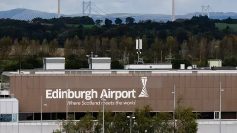 Edinburgh Airport - BBC News