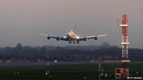 Passenger number rise boosts Gatwick's runway campaign - BBC News