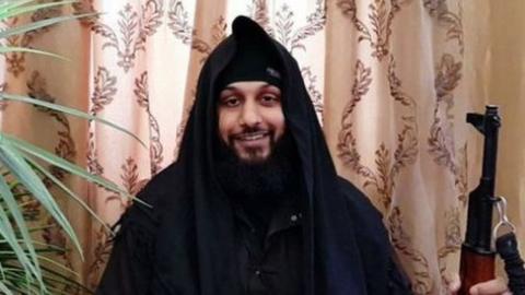 Mohammed Awan jailed for 10 years for terror plot - BBC News