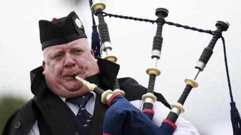 Pipe band world champions 2023 crowned in Glasgow - BBC News