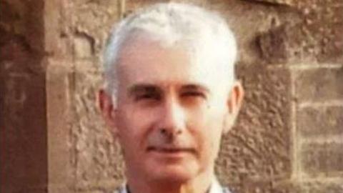 Dog walker Brian Low's killer still at large two months on - BBC News