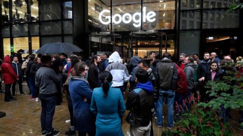 Google staff walk out over women's treatment - BBC News