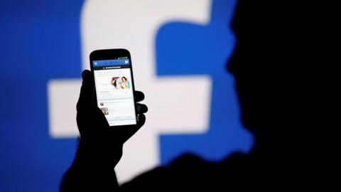 Facebook to tackle fake news with educational campaign - BBC News
