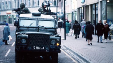 The UDR: What was the Army's Ulster Defence Regiment? - BBC News