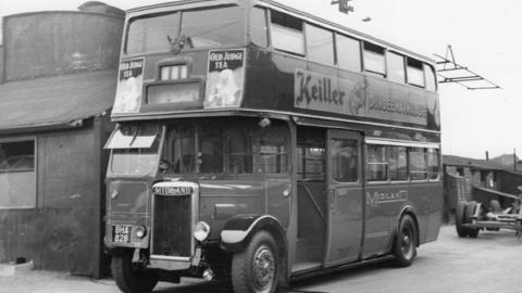 Midland Red bus memories kept alive at transport museum - BBC News
