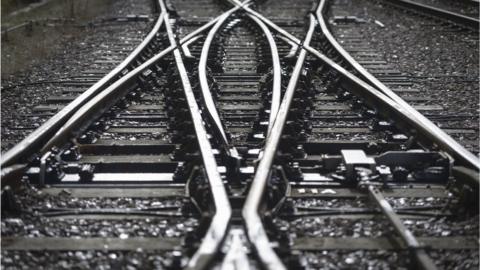 Plan to reopen Ivanhoe Line backed by businesses - BBC News