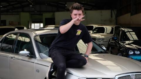 Rare MG Rover prototypes parked outside old Longbridge car plant - BBC News