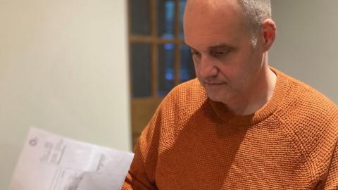 Phone fraud: Cradley Heath businessman gets £6.5k bill - BBC News