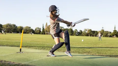 Kent Cricket club appeals for more women volunteers