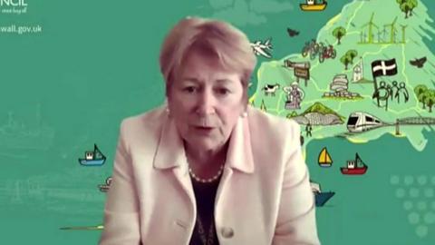 Elected leader application for more Cornwall devolution - BBC News