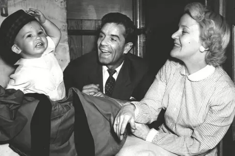 Mary Lee: The 'skint but famous' child star who lived to be 100