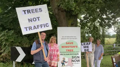 Cossington: Protest against plan to fell Winston Churchill tree