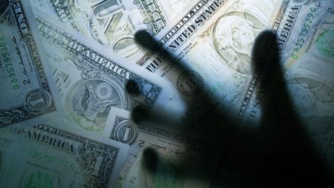 Bug hunters: The hackers earning big bucks... ethically - BBC News