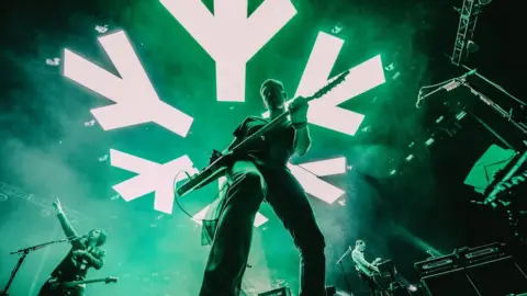 Snow Patrol 'heartbroken' as two members quit