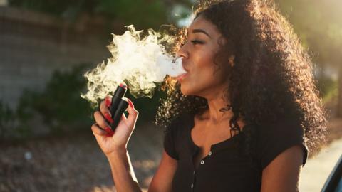 Vaping: How do you quit e-cigarettes? - BBC News