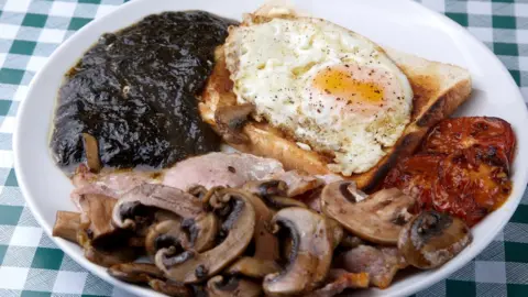 Laverbread: Seaweed-loving chef's bid to promote delicacy