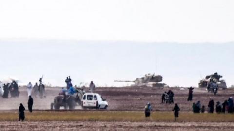 IS conflict: Turkey sends more tanks into Syria - BBC News