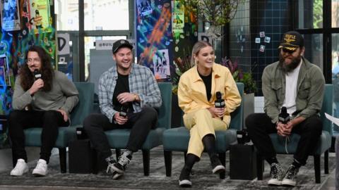 Hillsong: A church with rock concerts and 2m followers - BBC News