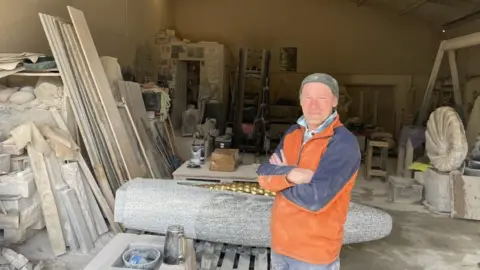 Chelsea Flower Show: Blakesley sculptor marks a decade of exhibiting