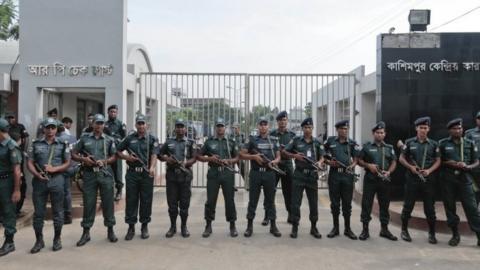 Bangladesh hangs Islamist Mir Quasem Ali for 1971 war crimes - BBC News