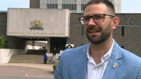 Relay theft: Mum's warning over criminals targeting keyless cars - BBC News