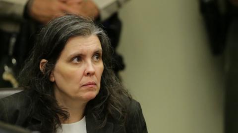 Turpin case: Parents of tortured children barred from contact - BBC News