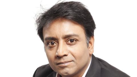 Debut novel wins James Tait Black fiction prize - BBC News