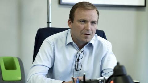 Will Gompertz reviews Brexit: The Uncivil War starring Benedict ...