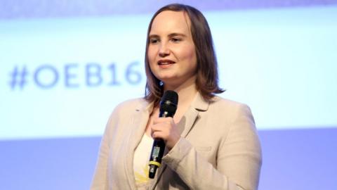 Could robots be marking your homework? - BBC News