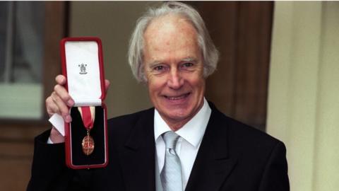 In pictures: The life of Sir George Martin - BBC News