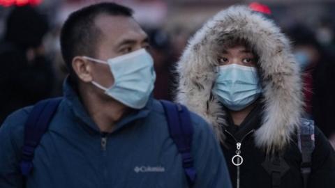 Covid: Learning to live with the virus in the UK - BBC News