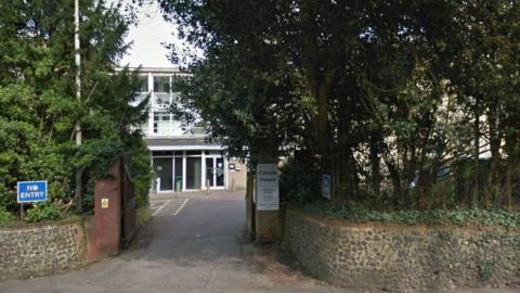 Dad's warning after girl, 14, dies from inhaling deodorant - BBC News