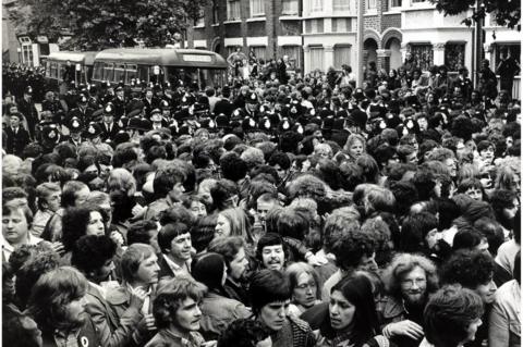 Grunwick dispute: What did the 'strikers in saris' achieve? - BBC News