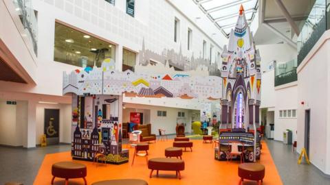 Edinburgh Sick Kids: The unusable hospital that is finally open - BBC News