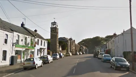 Sailor gets award for helping Tregony in lockdown