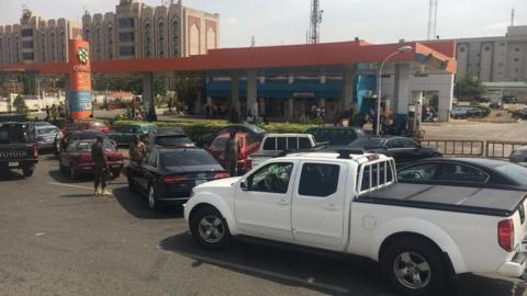 Fuel scarcity Abuja: NNPC dismiss long queues for petrol stations inside Nigeria capital - Fotos ...