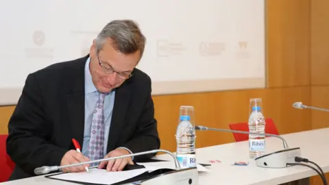 University of Warwick reviews links with Russian institutions