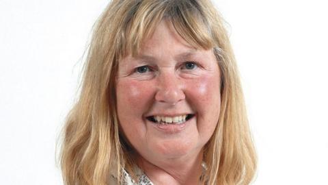 Stoke-on-Trent council to create more special needs places - BBC News