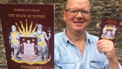 Human rights campaigner Jonathan Cooper dies - BBC News