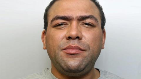 Ricky Morgan: Tube machete attacker jailed for attempted murder - BBC News