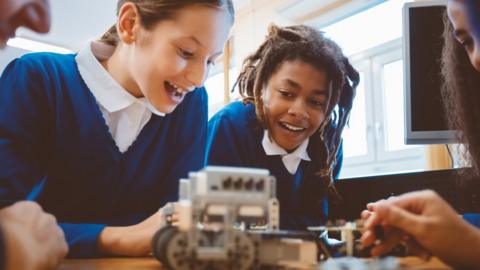 Transition day: Top tips for starting secondary school - BBC Newsround