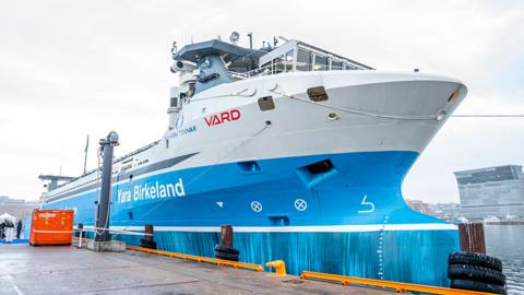 Robot ships: Huge remote controlled vessels are setting sail - BBC News