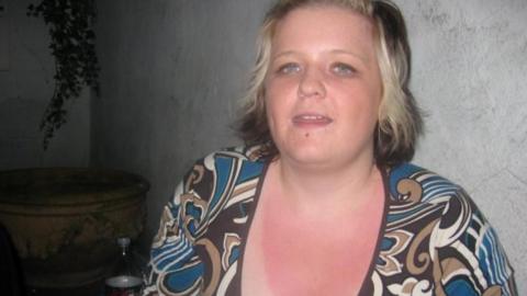 Does fat shaming help people lose weight? - BBC News