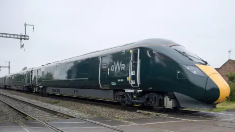 Scammers use fake accounts to trick GWR customers