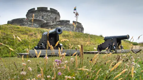 Work begins to preserve 16th Century Cornish cannon and guns