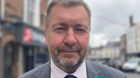 Candidates clash over NHS dentists in Louth election debate