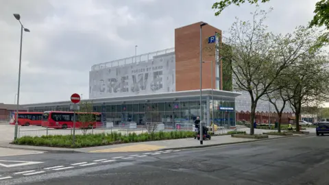 Crewe: 'Immaculate' bus station opens to passengers
