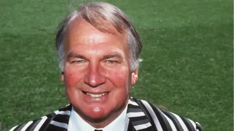 Cricket legends pay tribute to Worcestershire's Duncan Fearnley