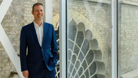 Brighton Festival and Dome boss to step down